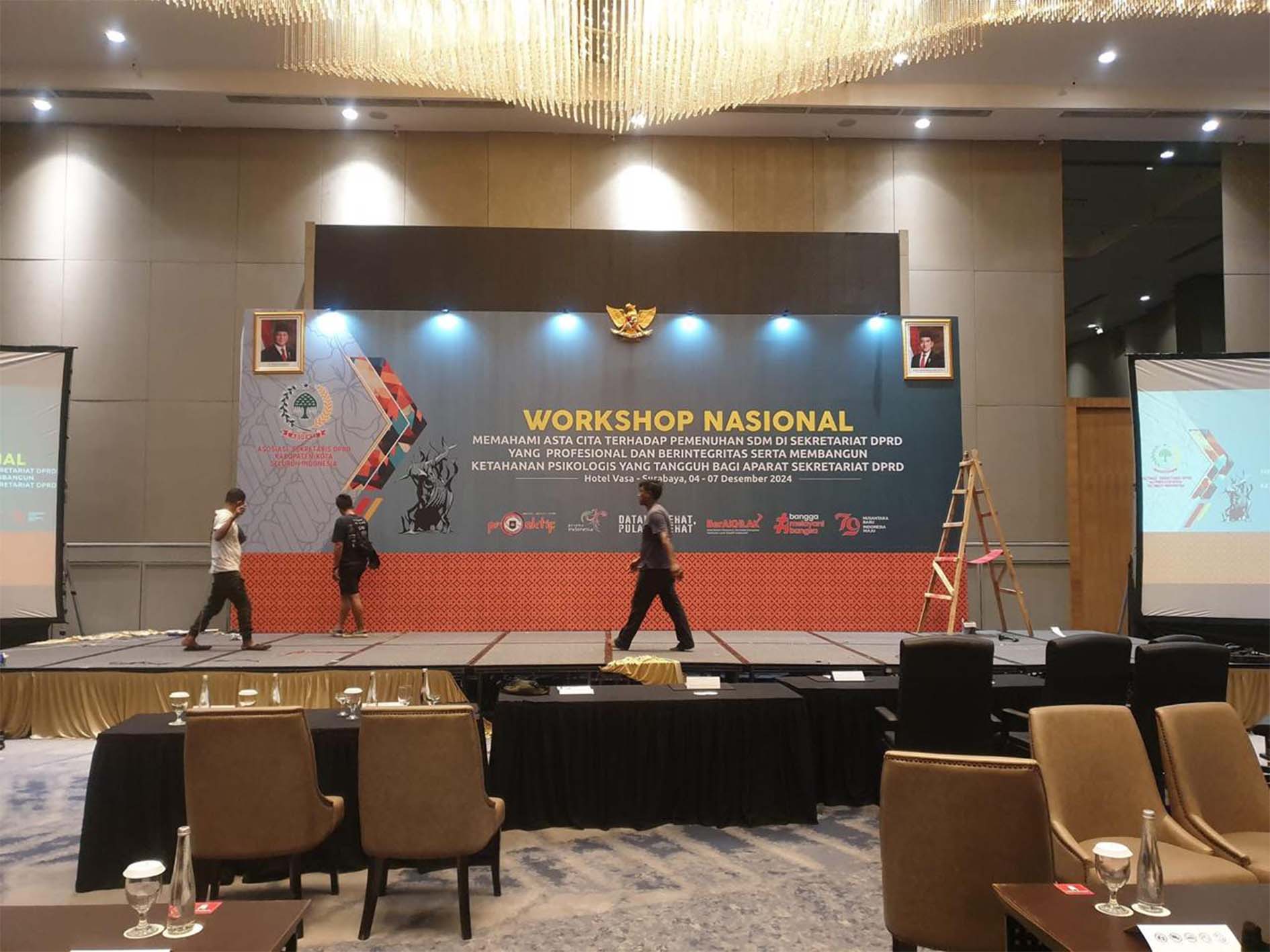 SEWA BACKDROP EVENT | JASA BACKDROP SURABAYA